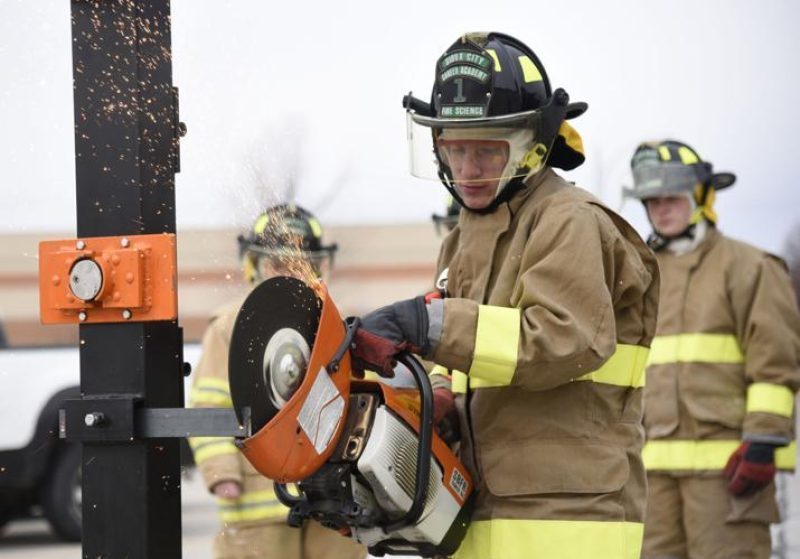 Sioux City Career Academy students learn with Sergeant Bluff Fire ...